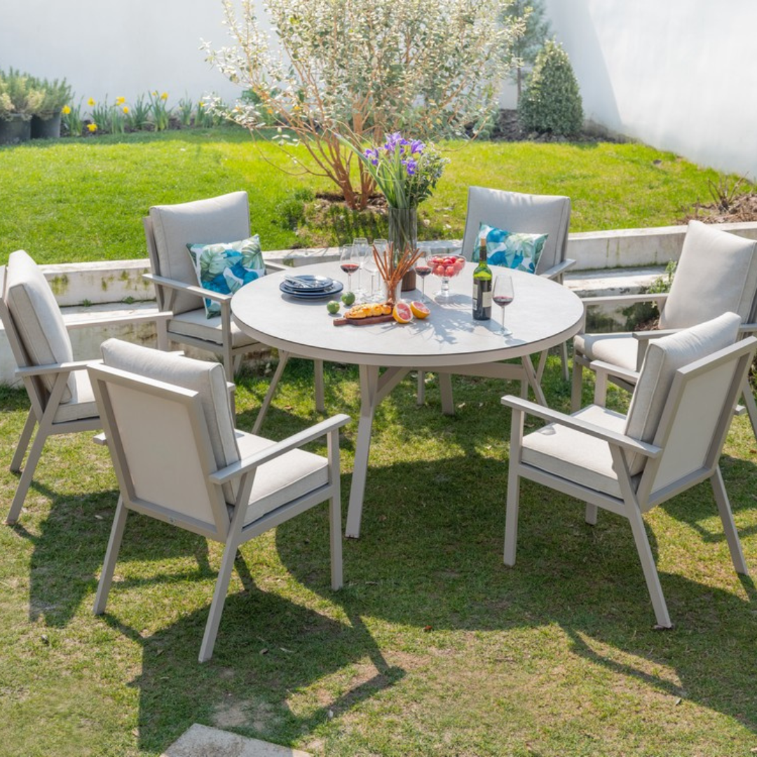 Wonderful Lawn Dining Set: The Best Choice for Family Fun.